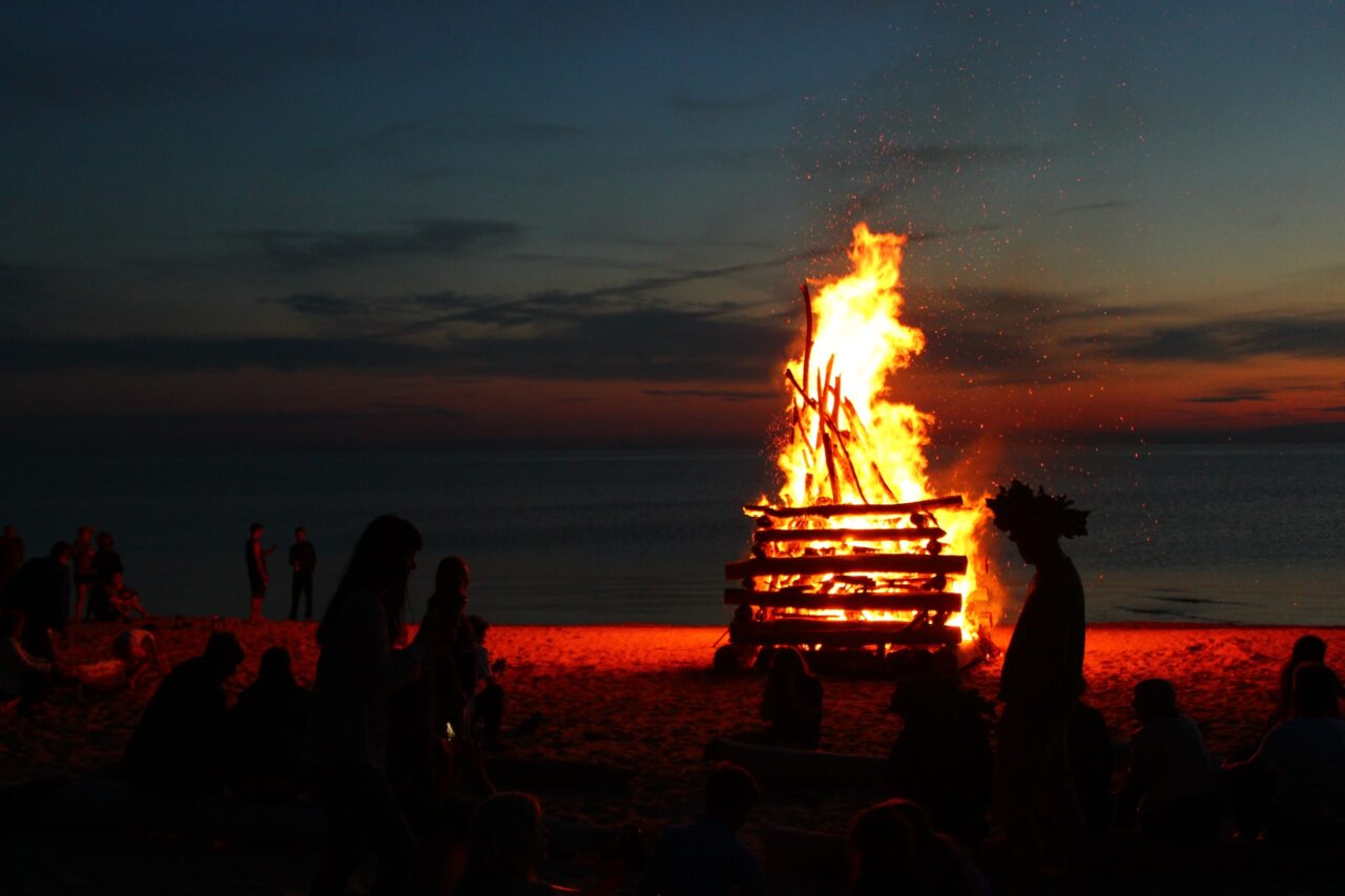 Litha, la luz que lo ilumina todo en verano – Cosas Para Brujas